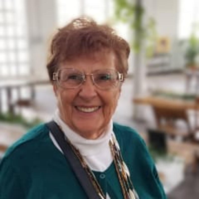 Julia VaLeen Moore obituary and life story | The Memories